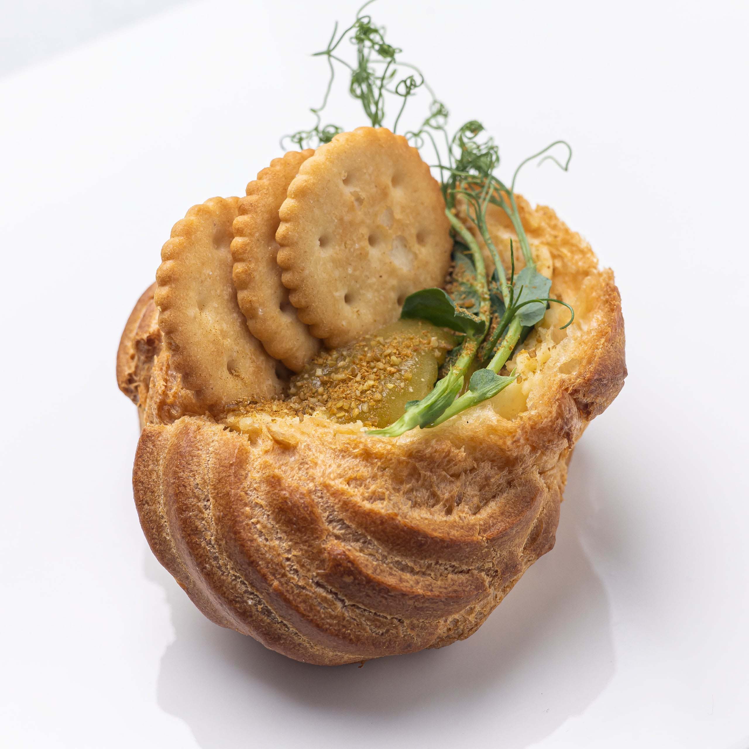 Амісбуш бокс з профітролями №10 – Chief Catering